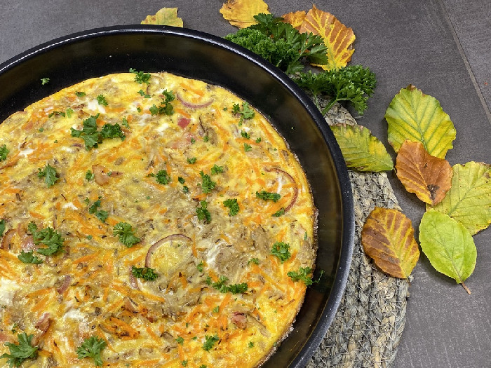 Frittata - italiensk omelet - med revet rodfrugter er dejlig nem, lækker og sund aftensmad